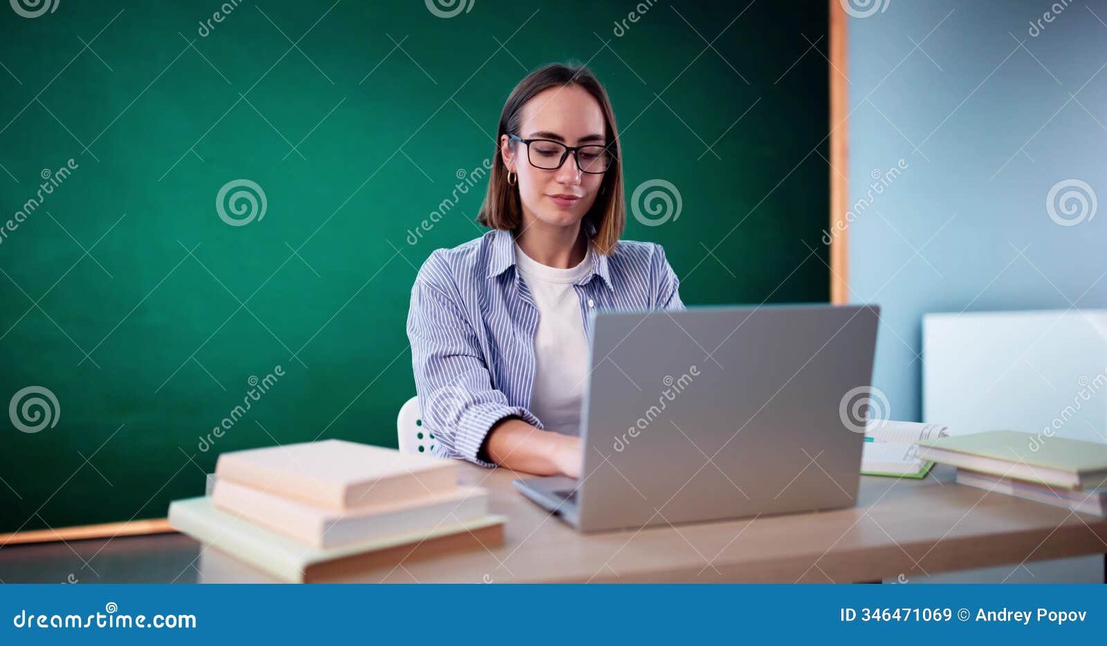 Female University Student Using Laptop Stock Image - Image of assistant ...