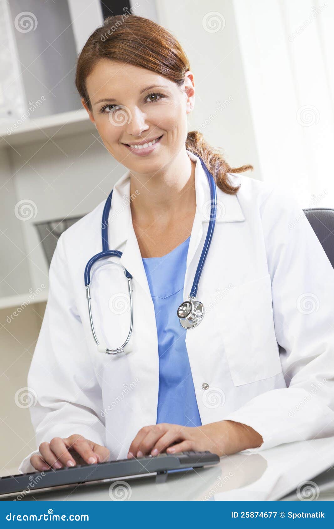 Female Woman Hospital Doctor Using Computer Stock Image - Image of ...