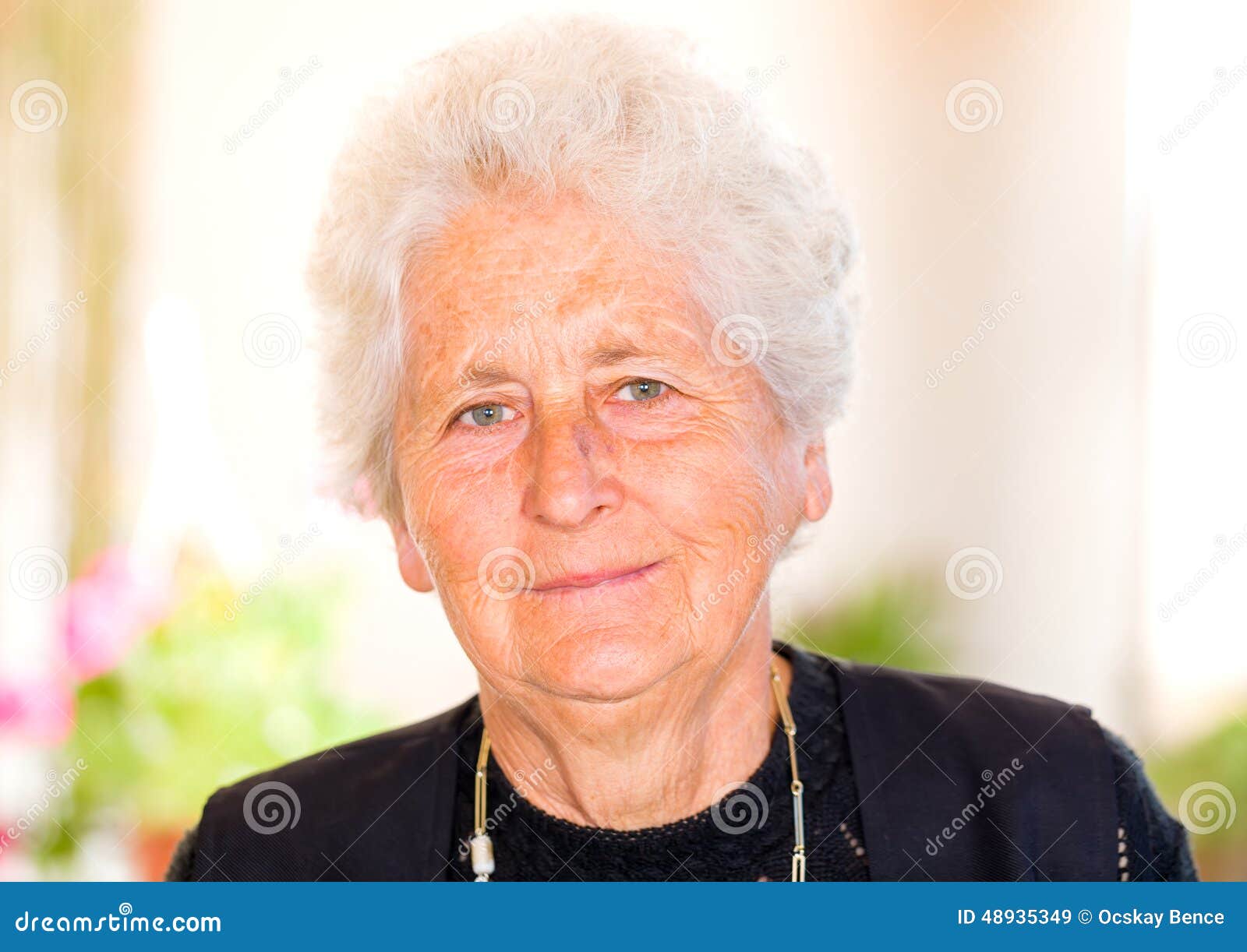 Femme âgée image stock. Image du aide, gériatrie, santé - 48935349