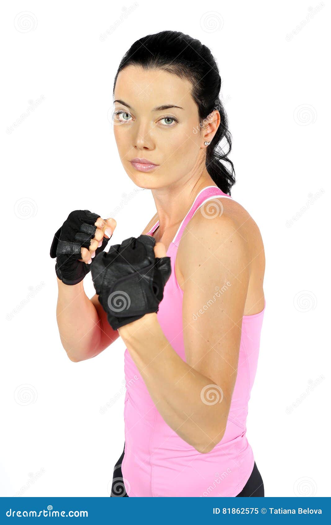 Femme Attirante De Forme Physique Dans La Pose Agressive Image stock ...
