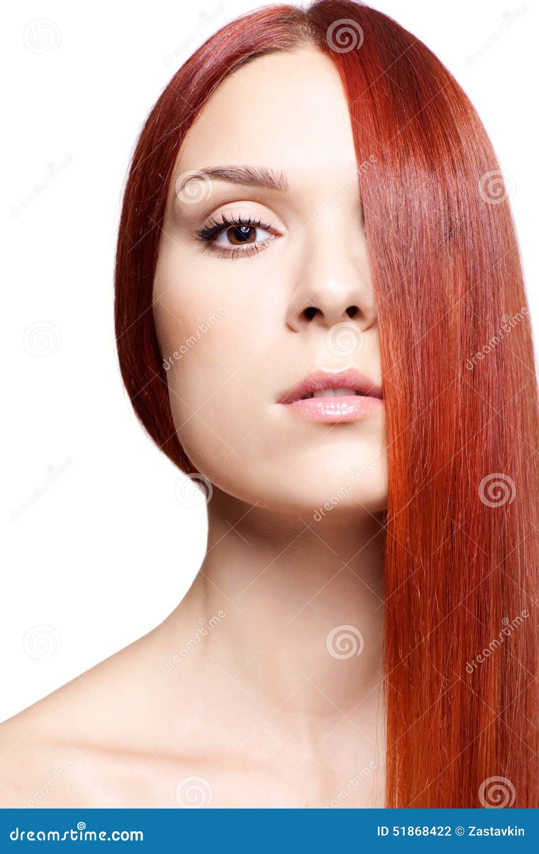 Femme Avec De Longs Cheveux Rouges Photo stock - Image du sexualité ...