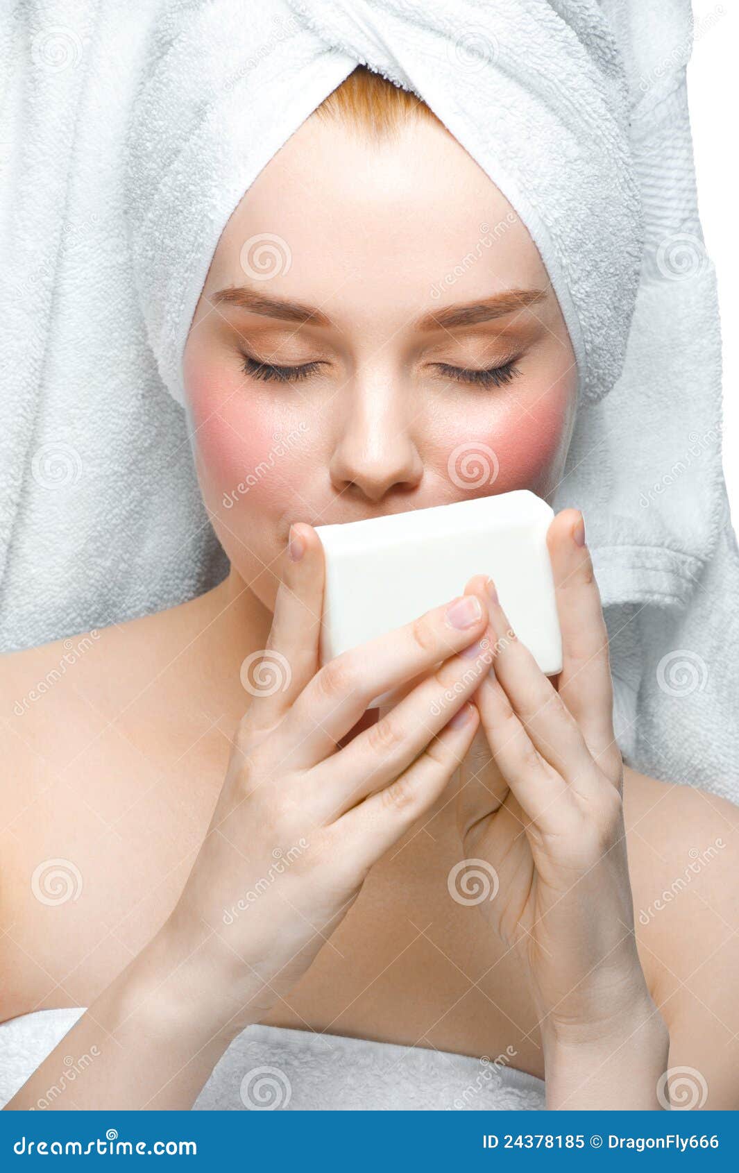 Femme avec du savon image stock. Image du verticale, sain - 24378185