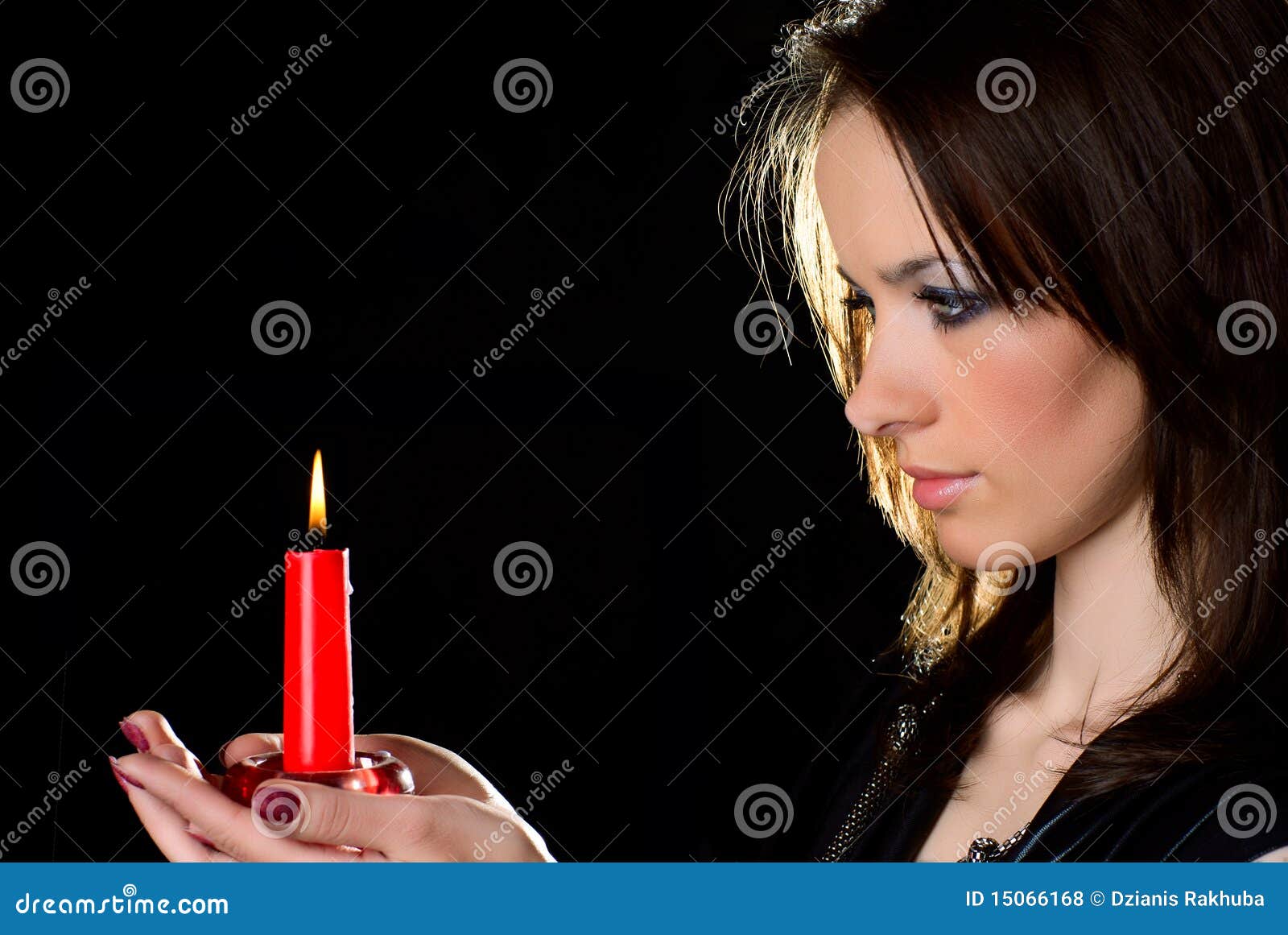 Femme avec la bougie. photo stock. Image du tête, brûlure - 15066168