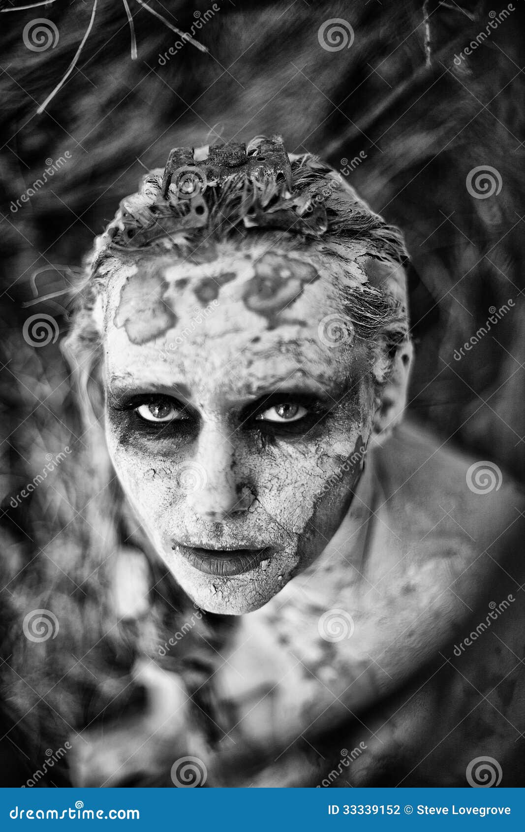 Femme bizarre photo stock. Image du argile, boue, femelle - 33339152