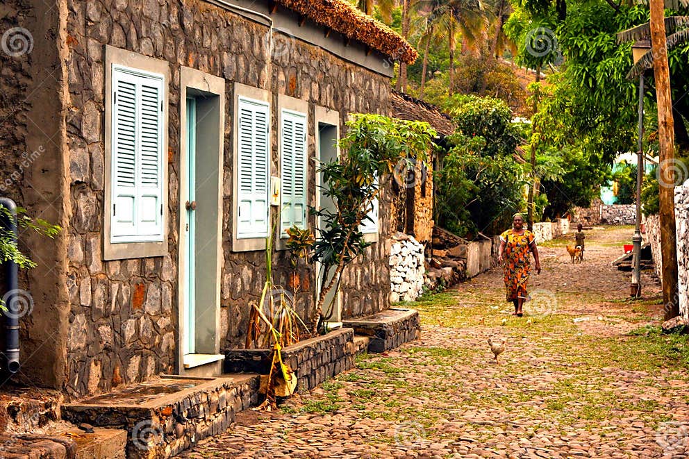 Femme cap-verdienne photo éditorial. Image du pied, travail - 48259691