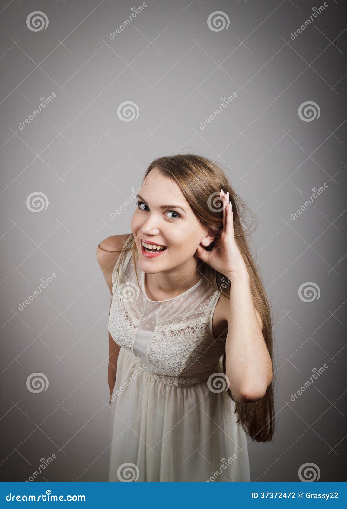 Femme Curieuse Dans Le Blanc Photo stock - Image du oreille, geste ...