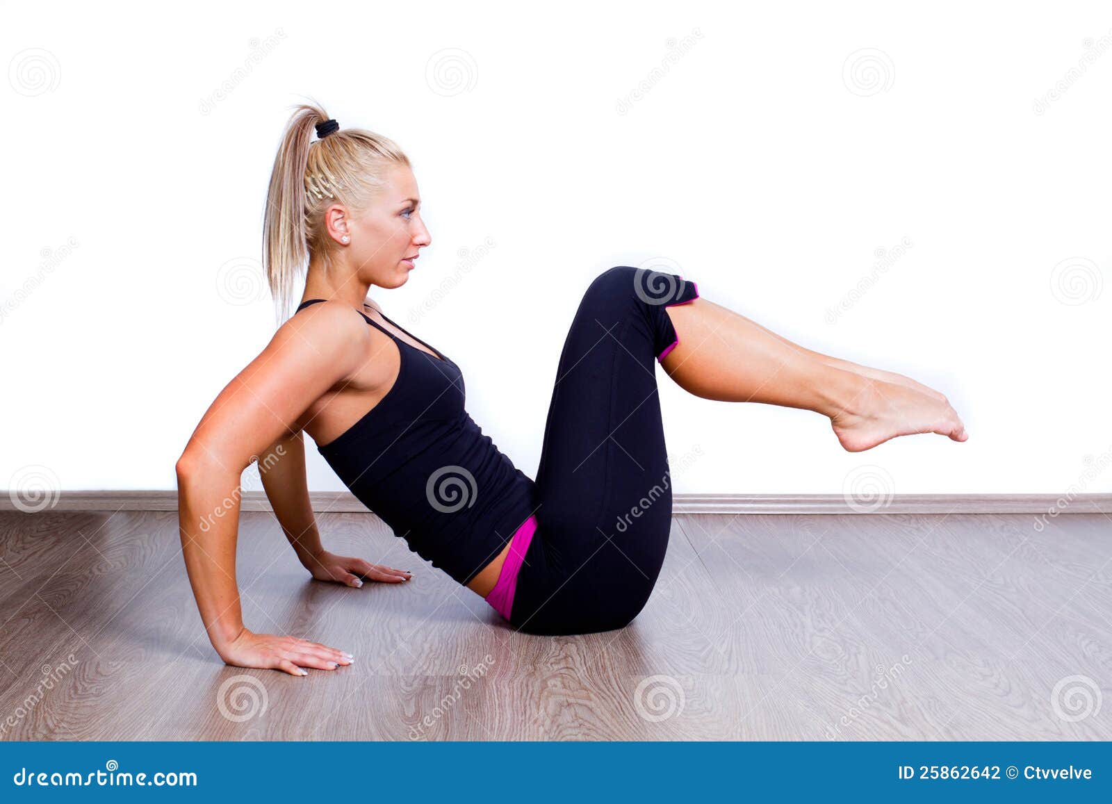 Femme de forme physique photo stock. Image du physique - 25862642