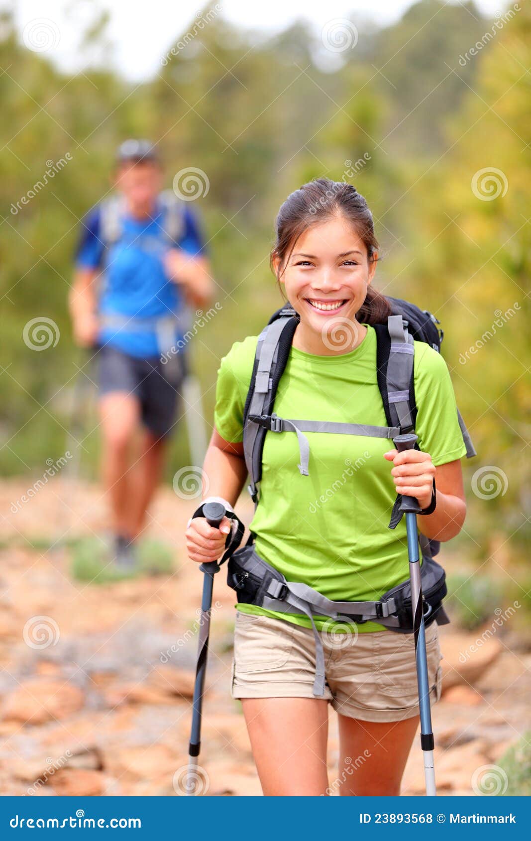 Femme de randonneur photo stock. Image du sain, randonneurs - 23893568
