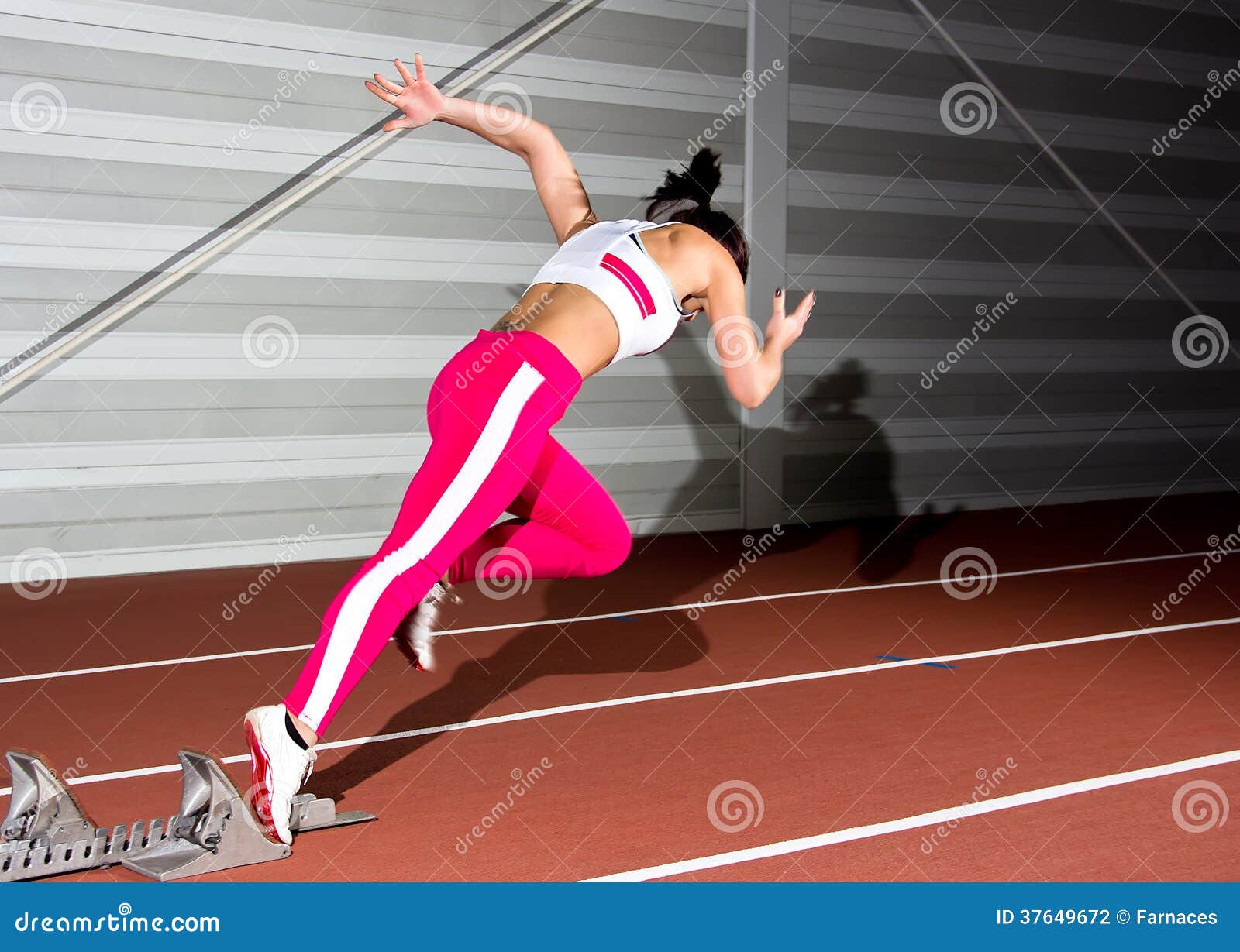 Femme de sprinter photo stock. Image du caucasien, sportif - 37649672