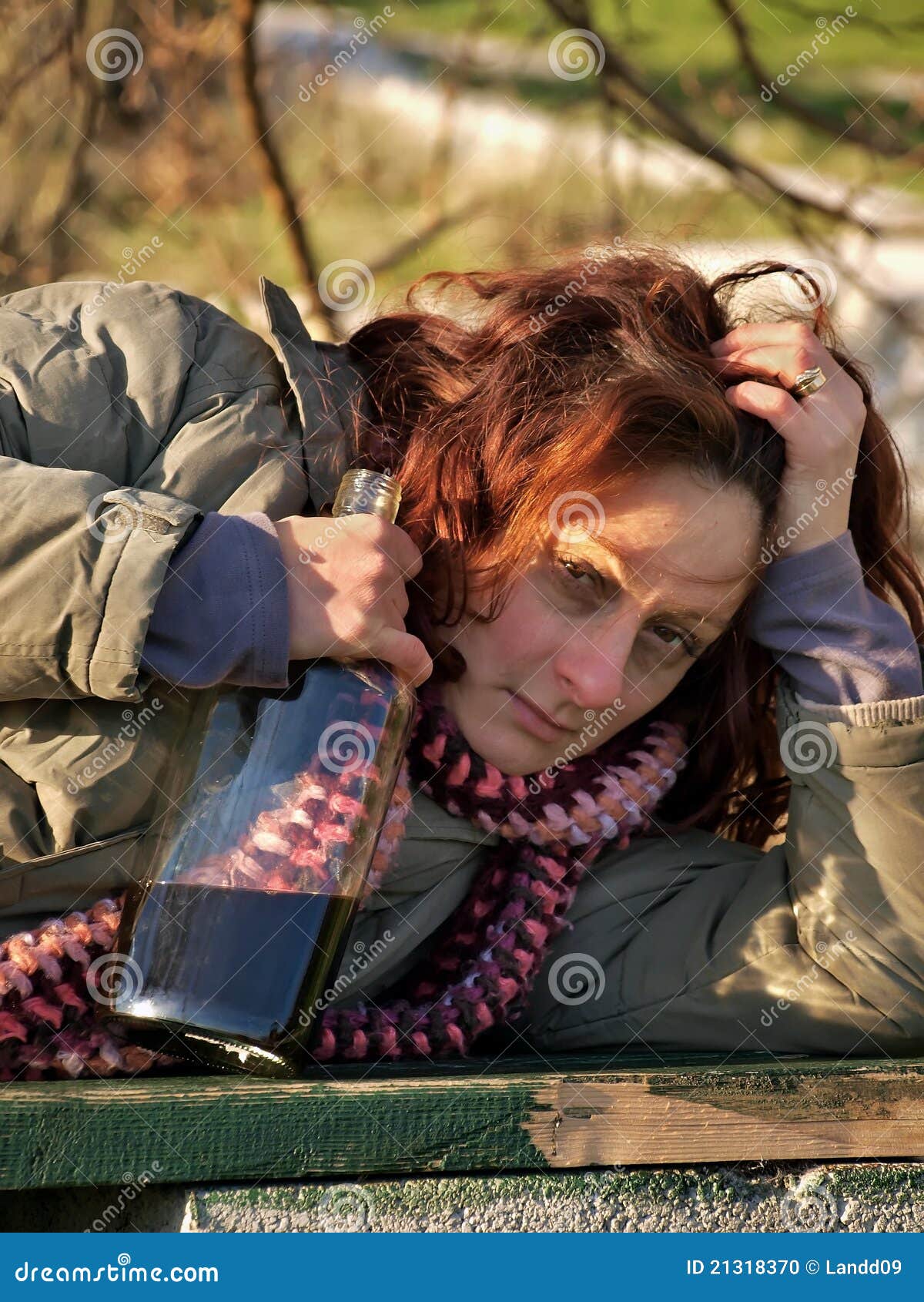 Femme ivre 2 photo stock. Image du mendiant, excès, drogue - 21318370