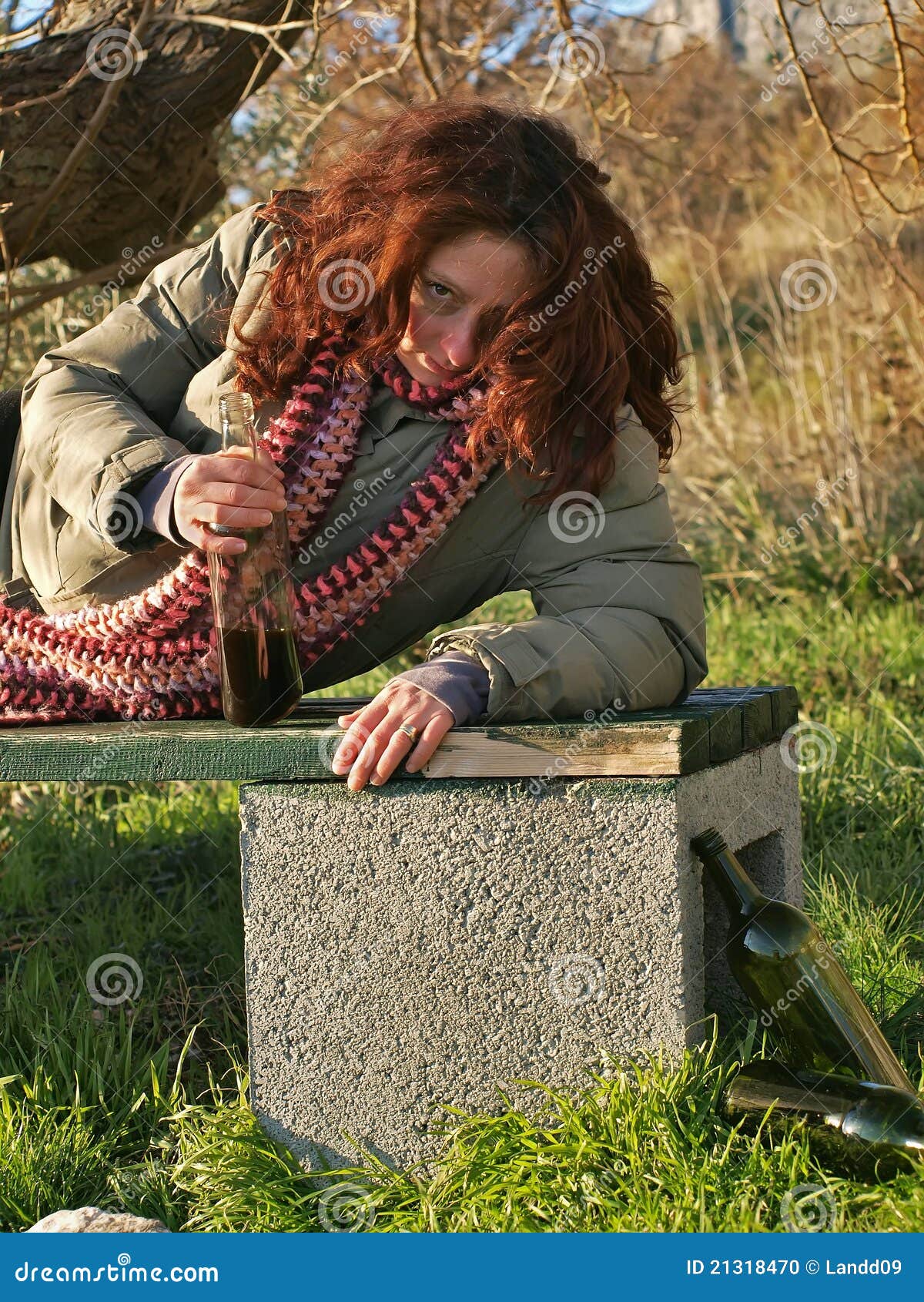 Femme ivre 3 photo stock. Image du dégradez, alcoolique - 21318470