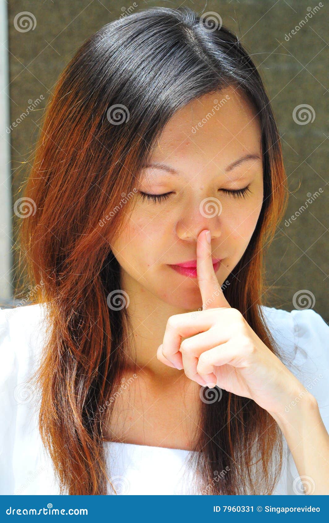 Femme moderne de carri?re image stock. Image du pensez - 7960331