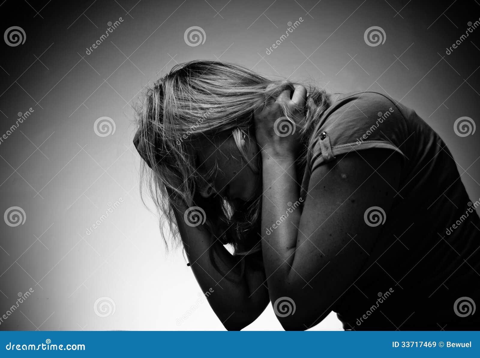 Femme Triste Seul S'asseyant Image stock - Image du tension, femelle ... Femme Triste Seul S'asseyant Image stock - Image du tension, femelle ...