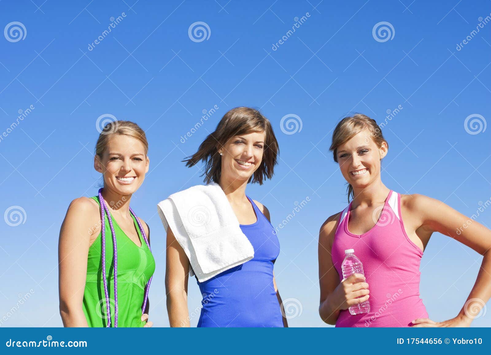 Femmes de forme physique photo stock. Image du quotidien - 17544656