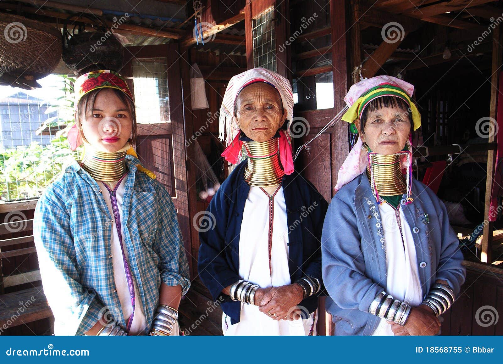 Femmes De Padaung De Kayar, Myanmar Image éditorial - Image du laiton ...