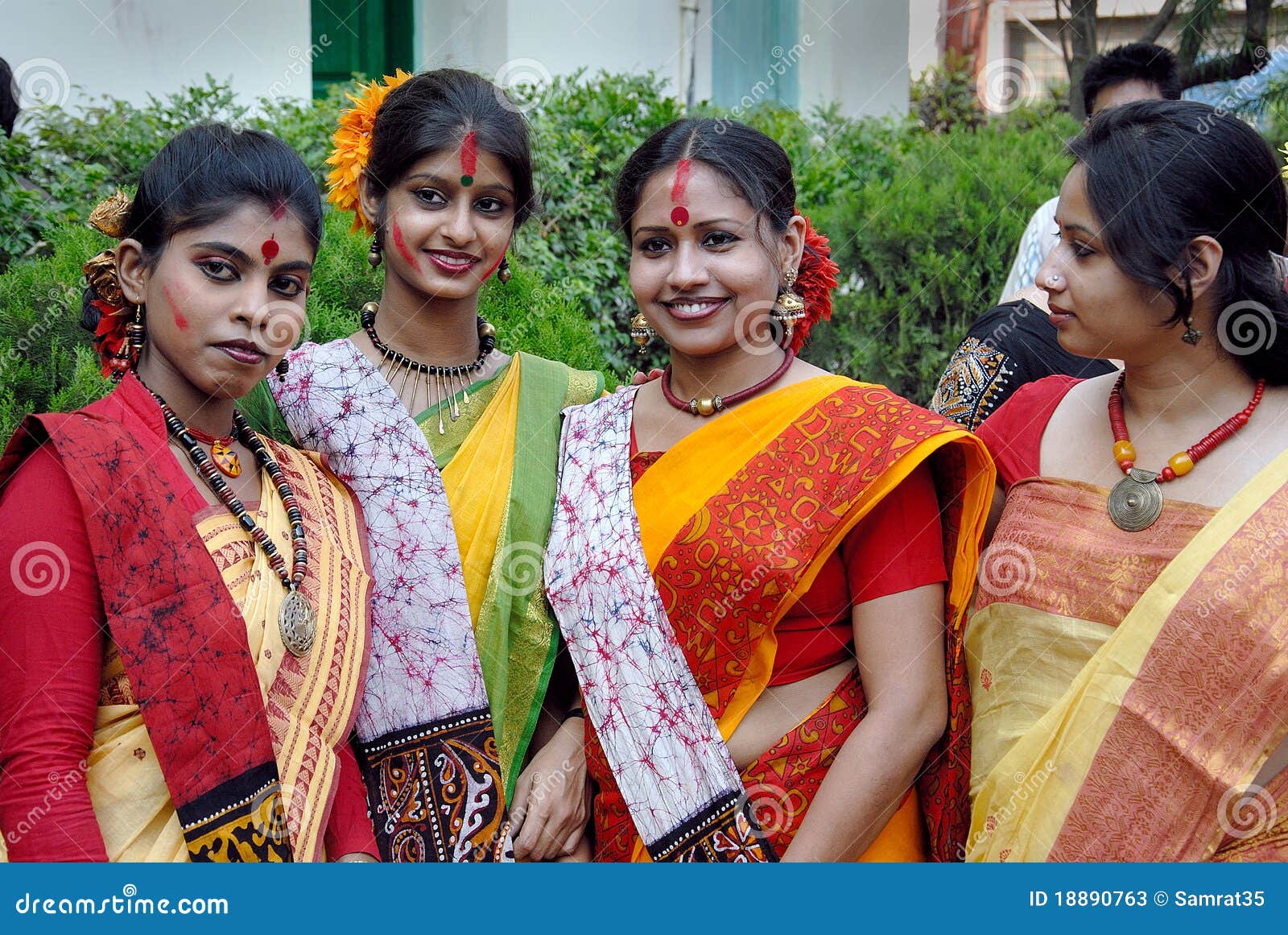 Femmes indiens photo stock éditorial. Image du pose, beauté - 18890763