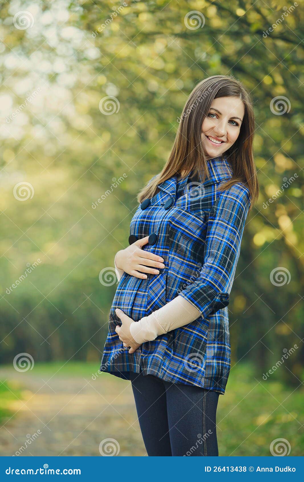 Femmina incinta fotografia stock. Immagine di elegante - 26413438