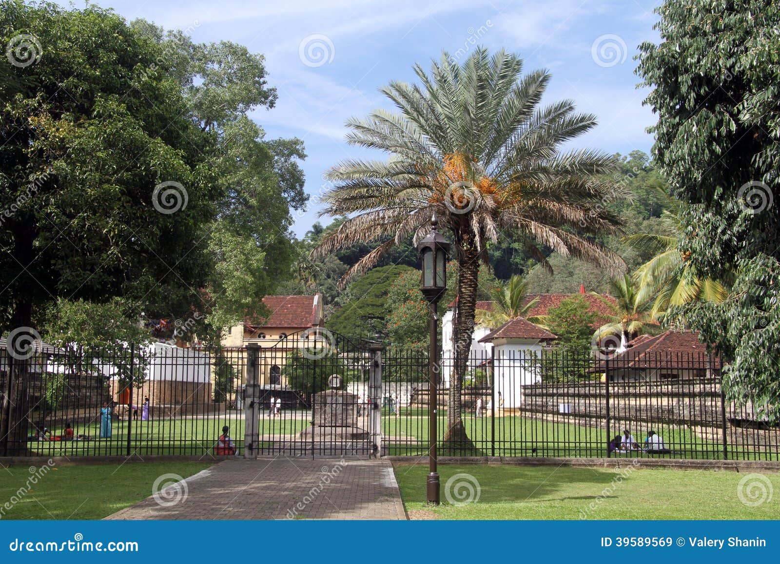 Fence of temple editorial stock image. Image of ceylon - 39589569