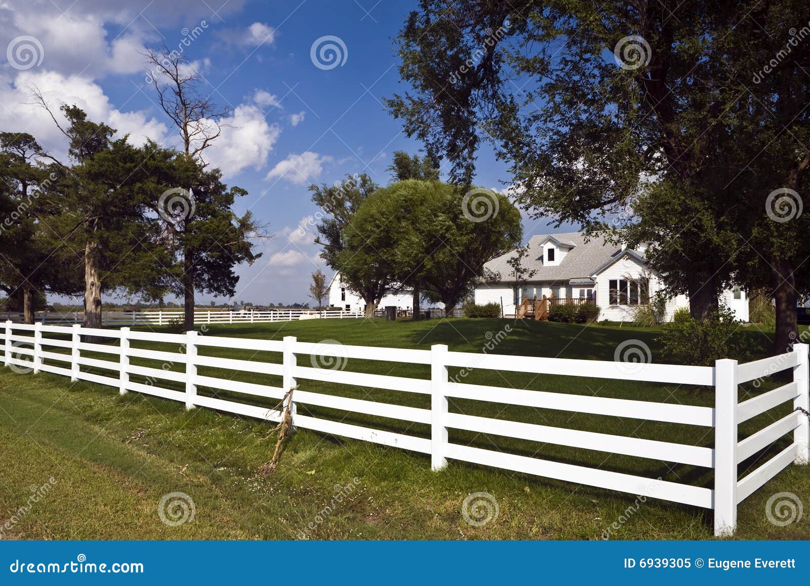 Fenced Farmhouse and Barn stock image. Image of farm, tidy - 6939305