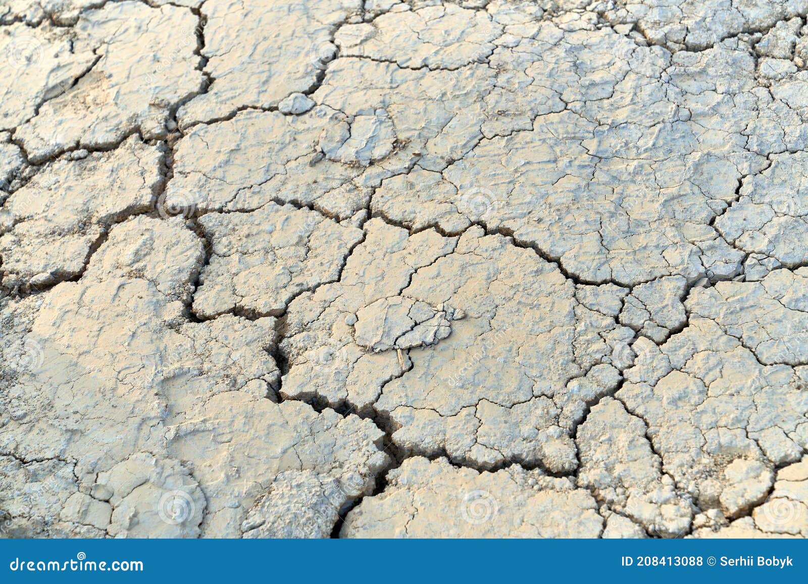 Fendas na terra seca. foto de stock. Imagem de areia - 208413088