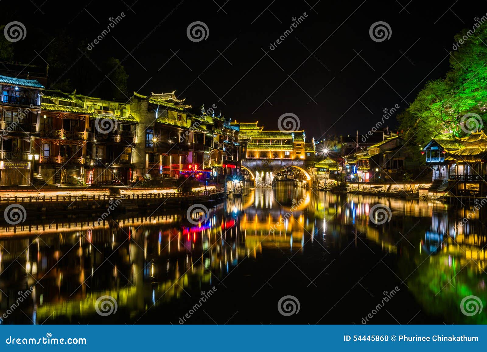 Feng Huang image éditorial. Image du tourisme, porcelaine - 54445860