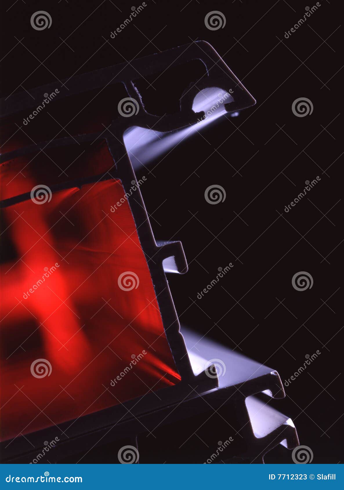 Fensterprofil Mit Roter Ablichtung Stockbild - Bild von perspektive ...