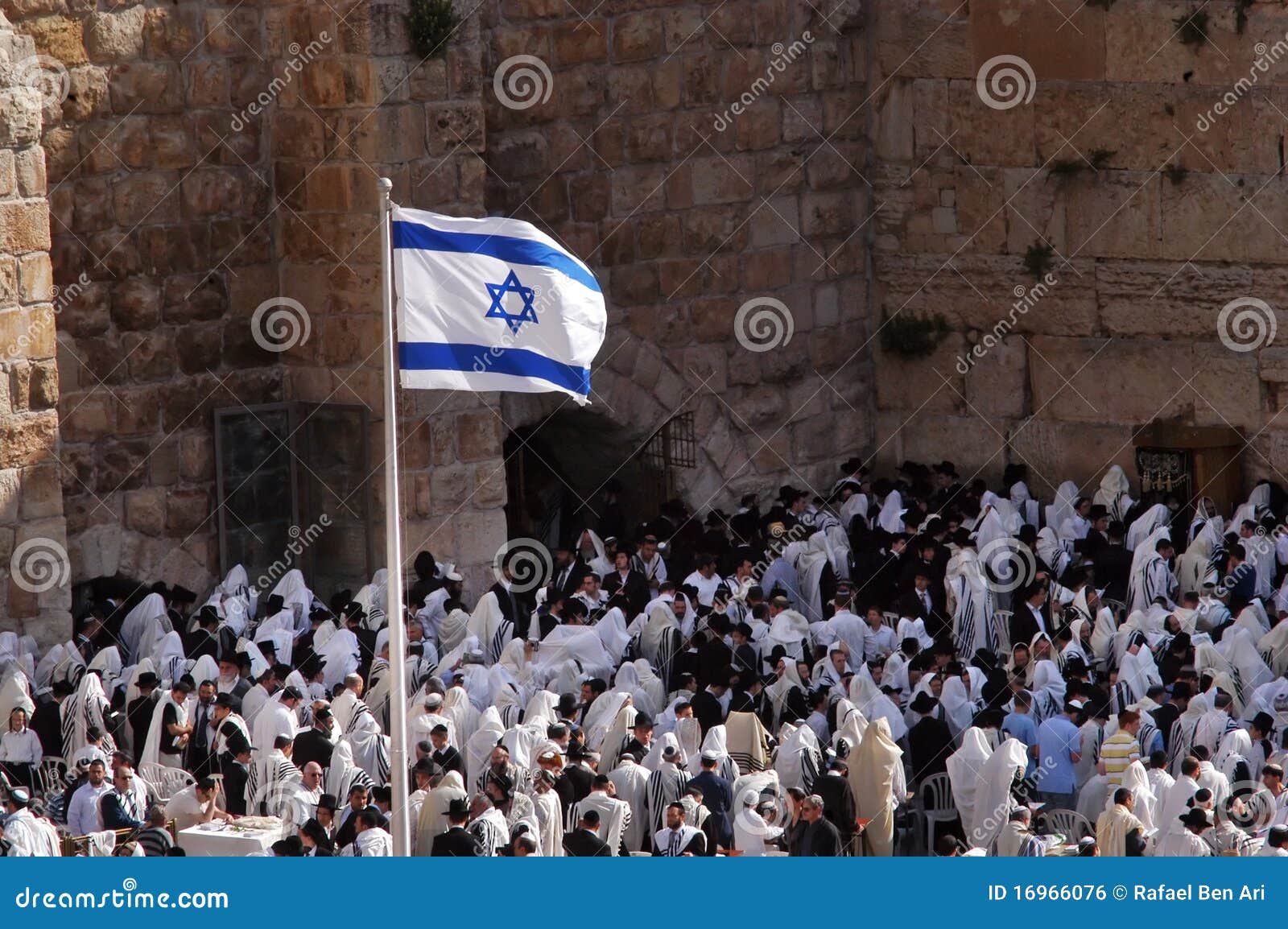 Feriado Judaico Do Passover Na Parede Ocidental Foto Editorial - Imagem ...
