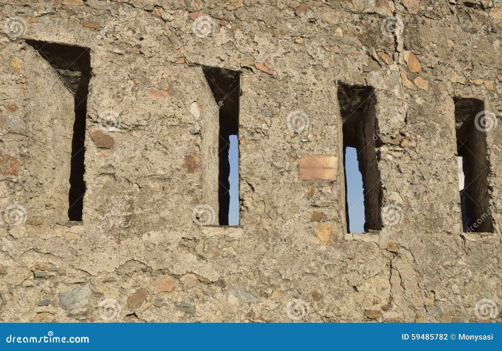 Feritoie sulla parete fotografia stock. Immagine di storico - 59485782