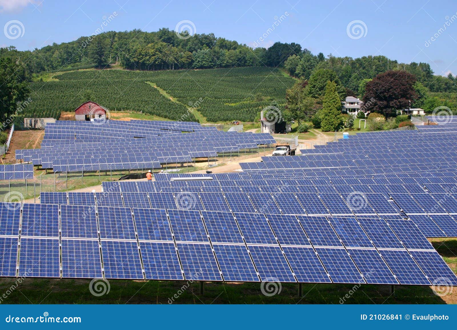Ferme solaire (h) image stock. Image du agriculture, pouvoir - 21026841