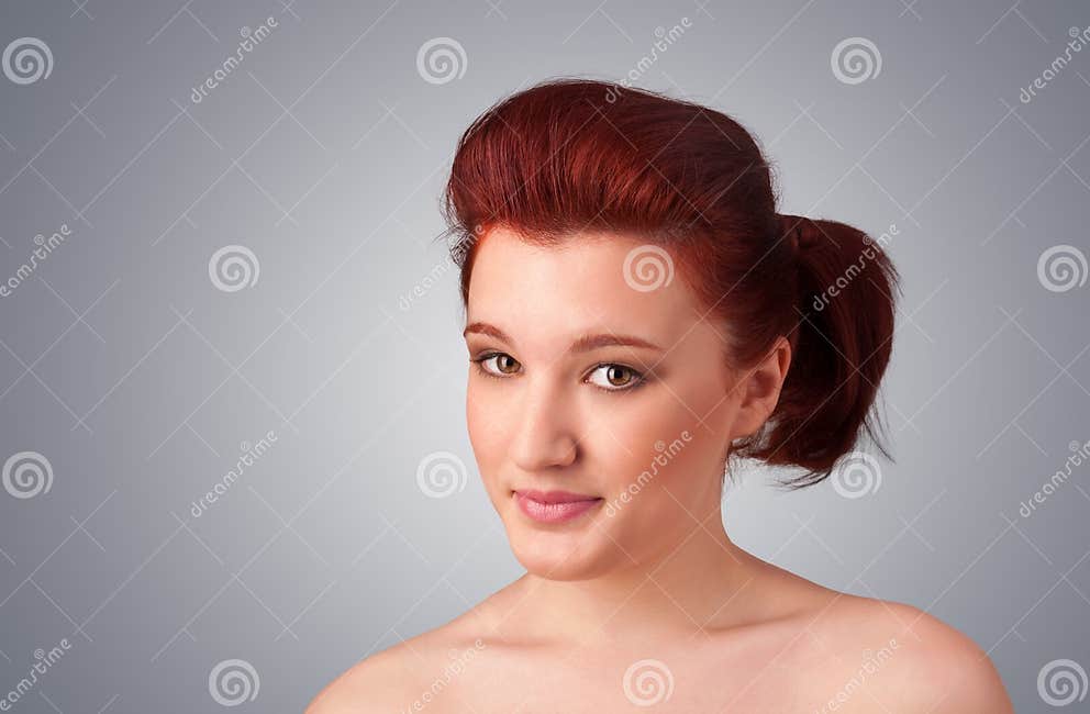 Fermez Vous Vers Le Haut Du Portrait De La Belle Jeune Fille Nue Image
