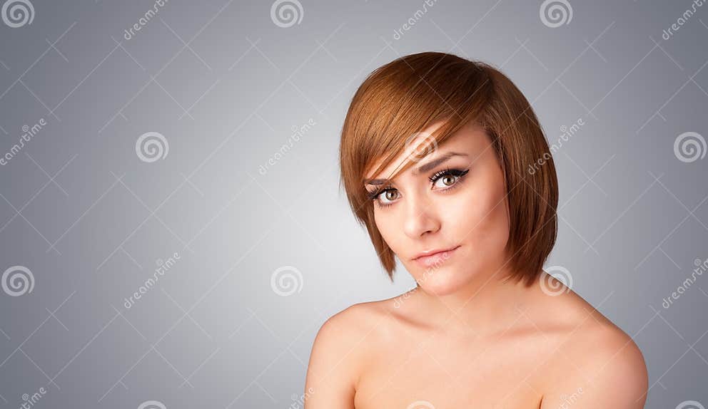 Fermez Vous Vers Le Haut Du Portrait De La Belle Jeune Fille Nue Image