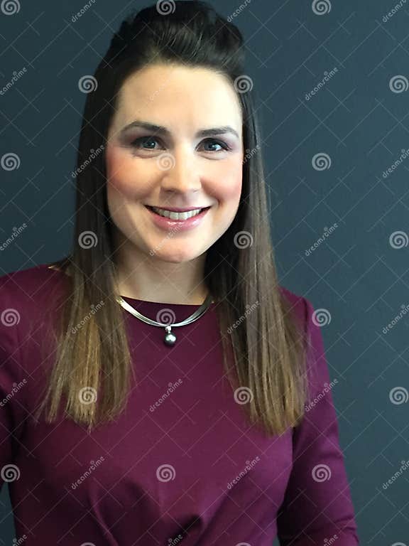 Fernsehvorführer Moderatorin Julia Bauer Redaktionelles Bild - Bild von ...