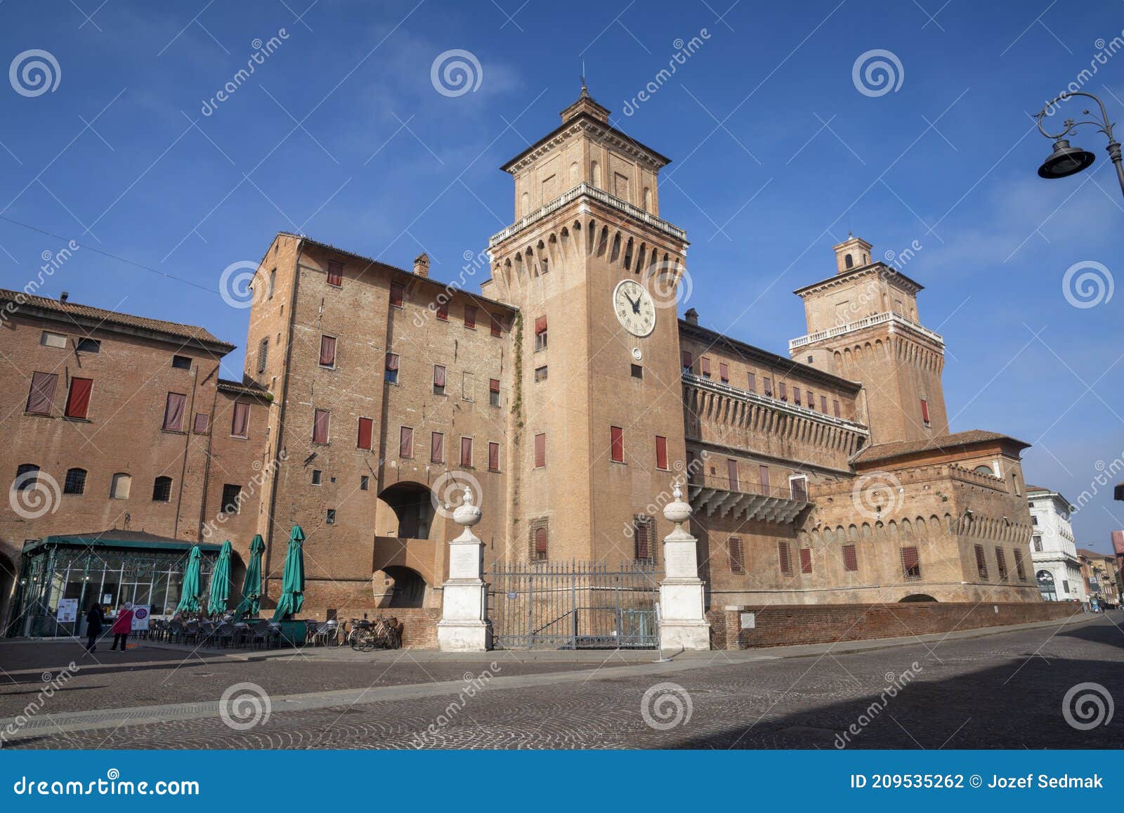 Ferrara - the Castle Castello Estense Editorial Photography - Image of ...