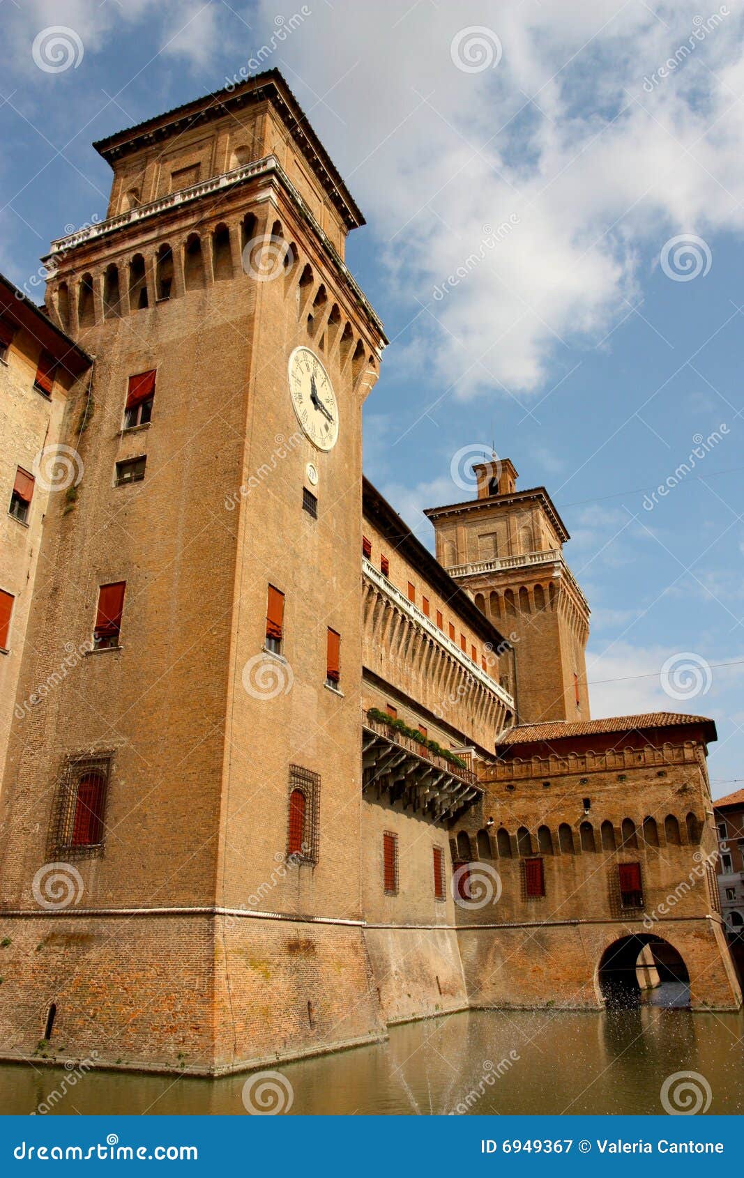 Ferrara castle in Italy stock image. Image of castle, travel - 6949367