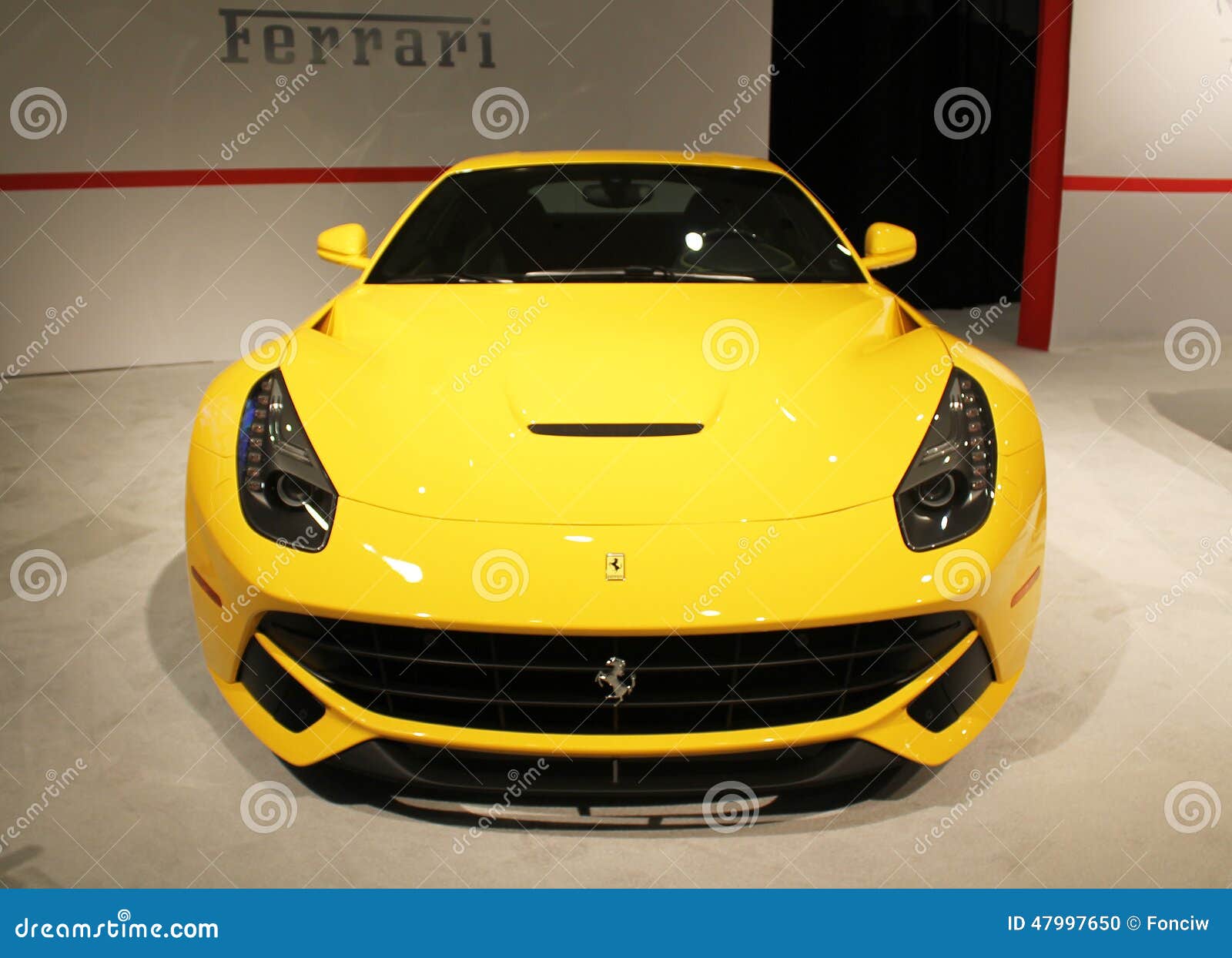 Ferrari jaune avant 2015 image éditorial. Image du conception - 47997650