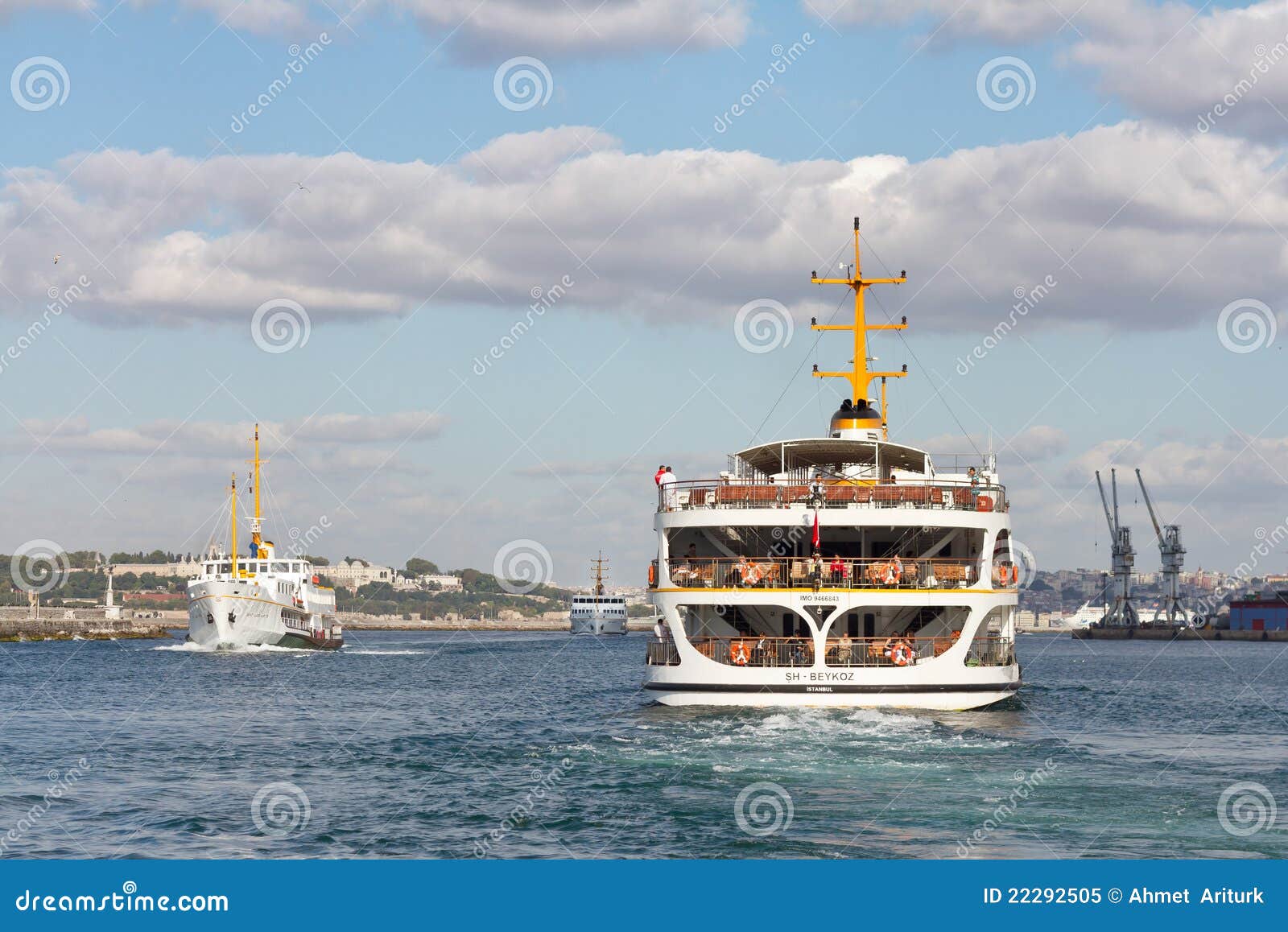 Ferries in Istanbul editorial image. Image of maritime - 22292505