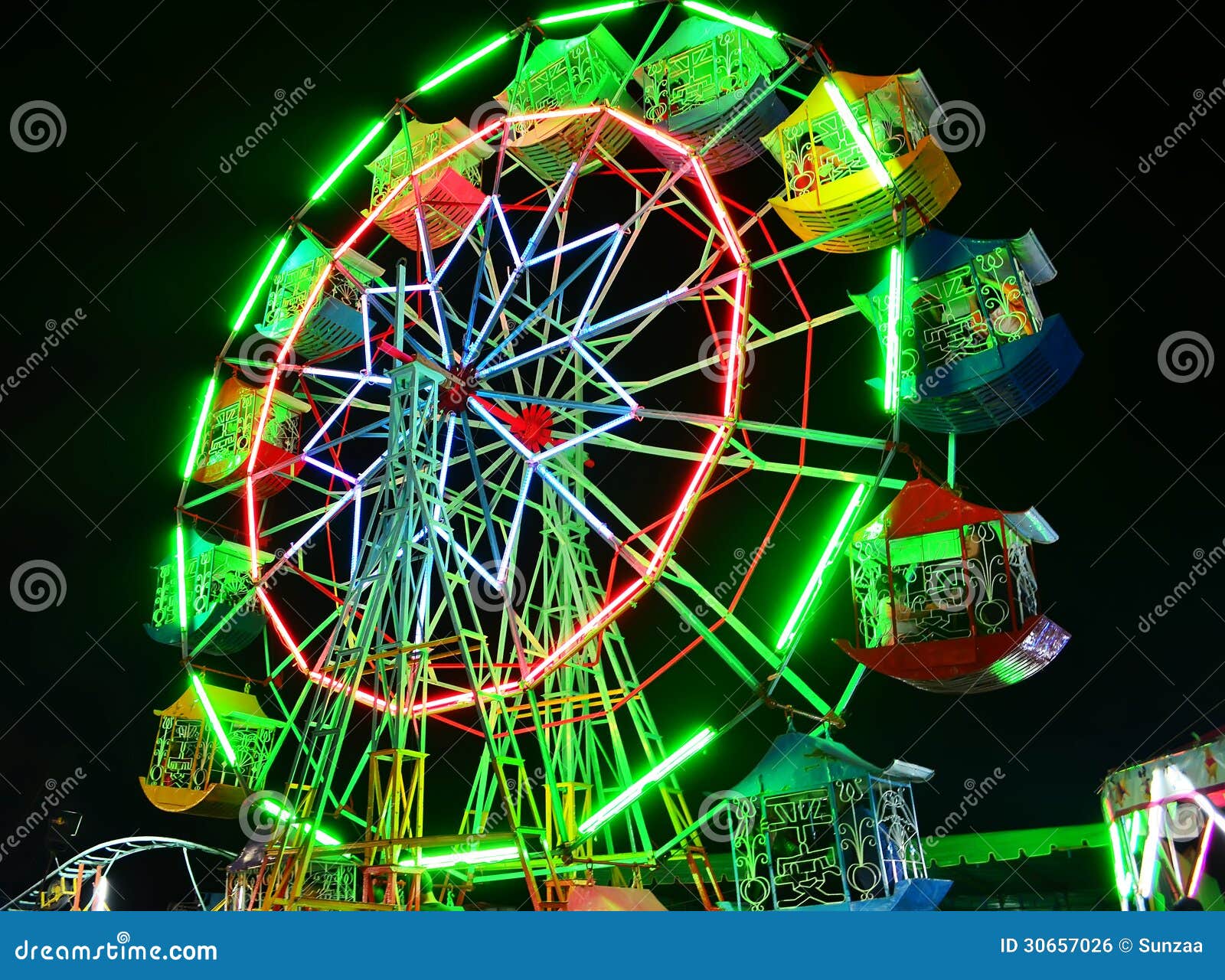 Ferris wheel at night stock photo. Image of lunapark - 30657026