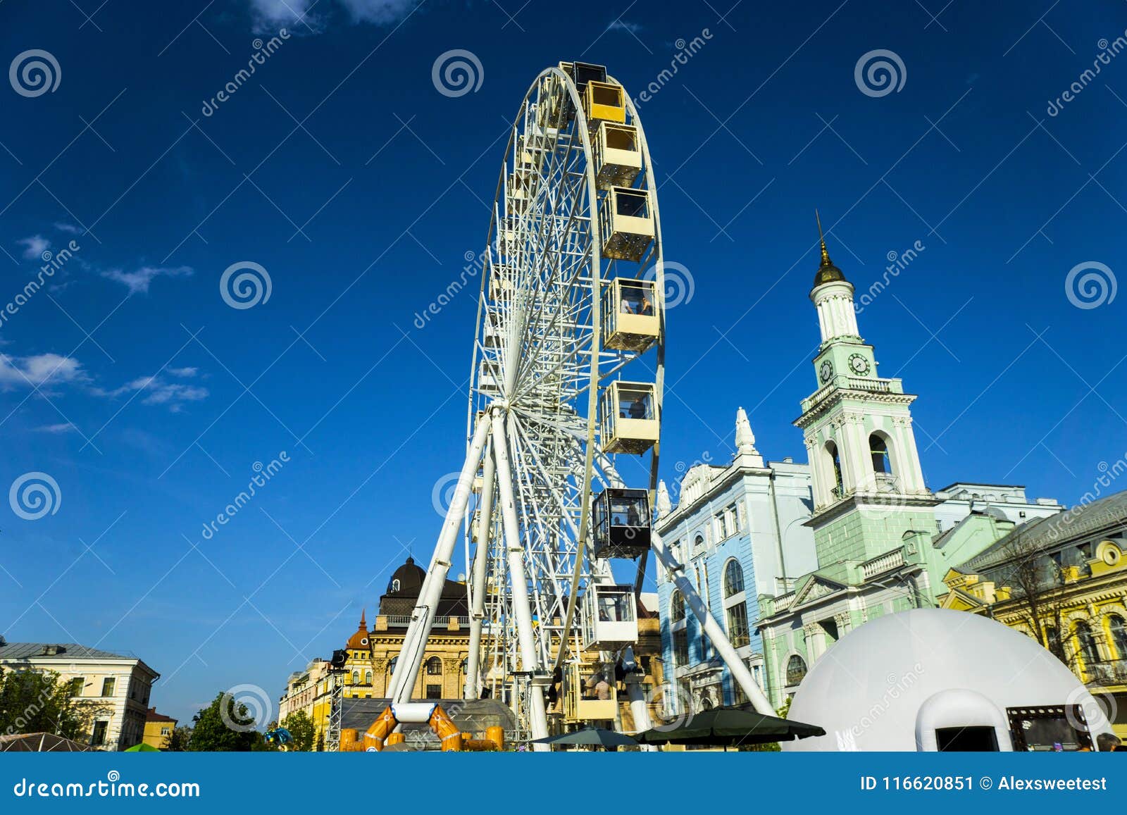 Ferris wheel editorial photo. Image of oktoberfest, kyiv - 116620851