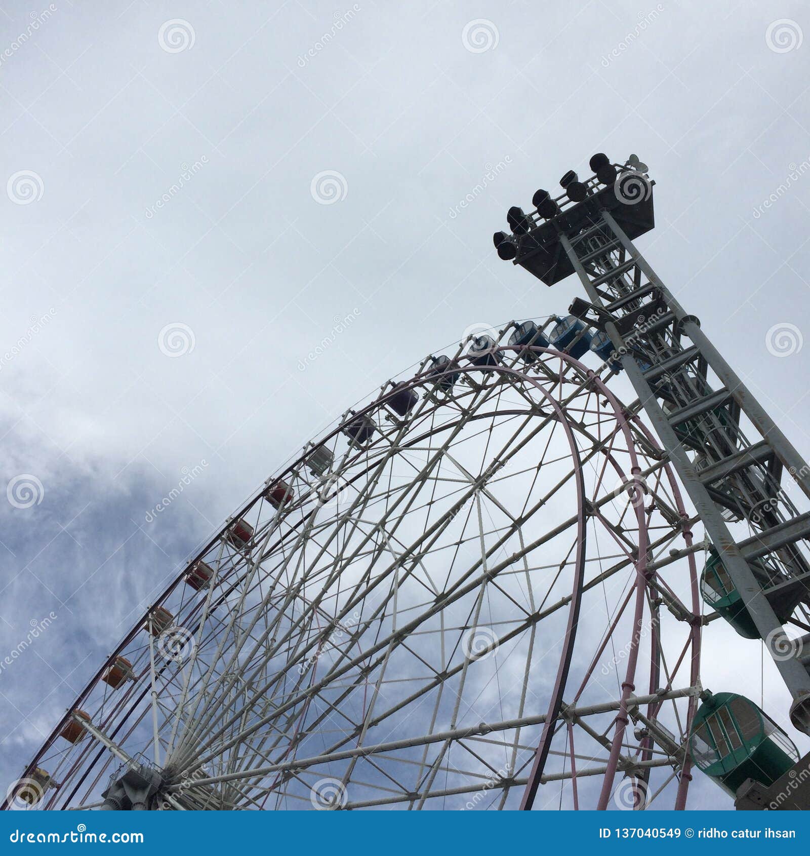 Ferris Wheel View from Above Editorial Stock Image - Image of stoped ...
