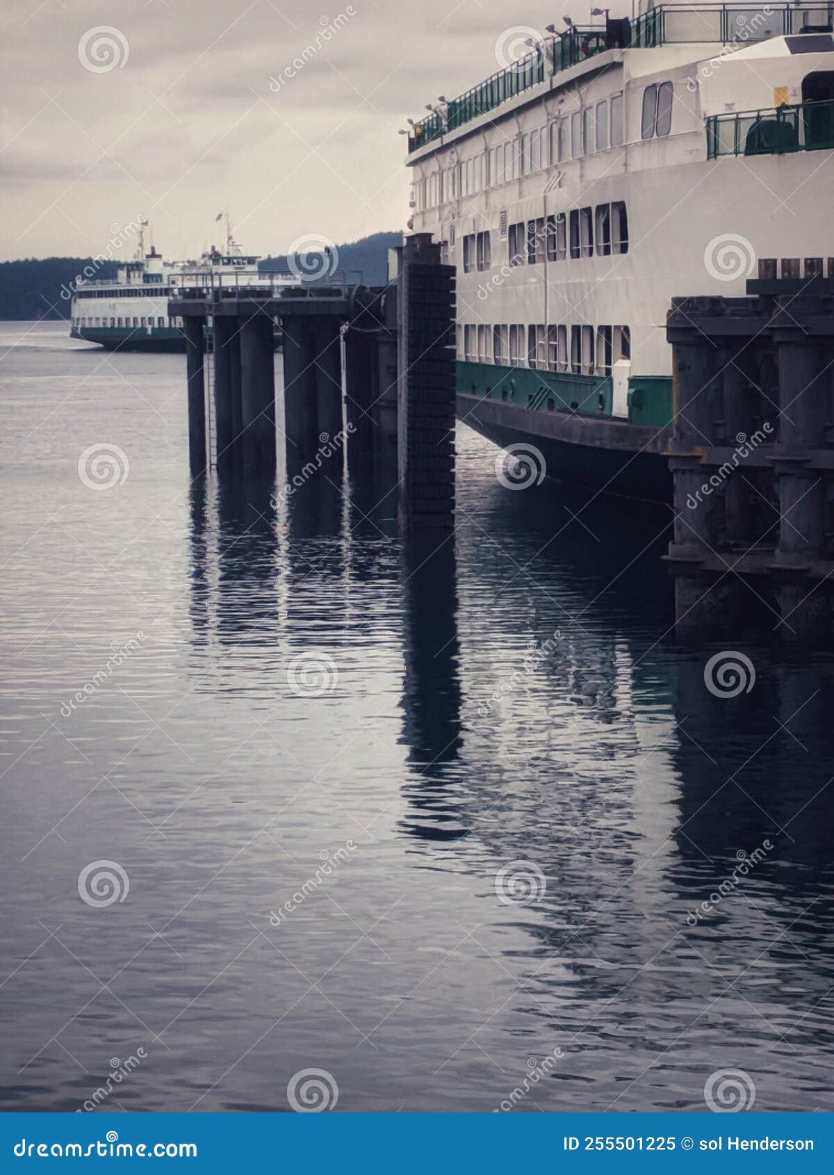 Ferry Boat Docking Orcas Washington Stock Image - Image of ocean, water ...