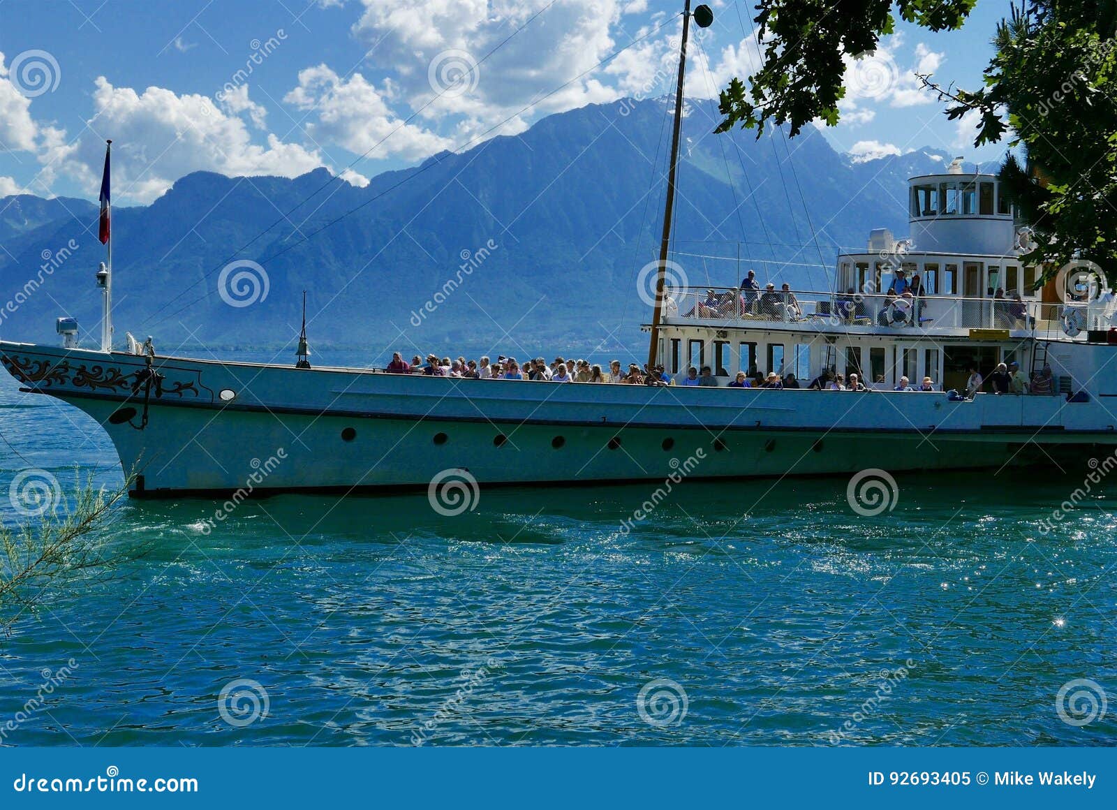 Ferry on lake Geneva editorial image. Image of bluesky - 92693405