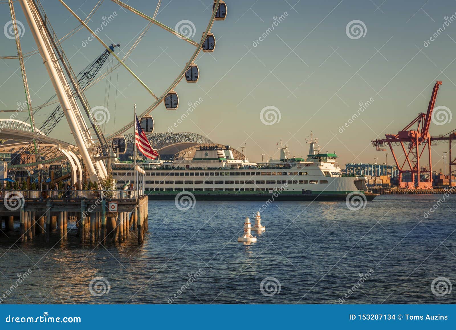 Ferry Leaving Seattle Ferry Terminal Editorial Stock Image - Image of ...