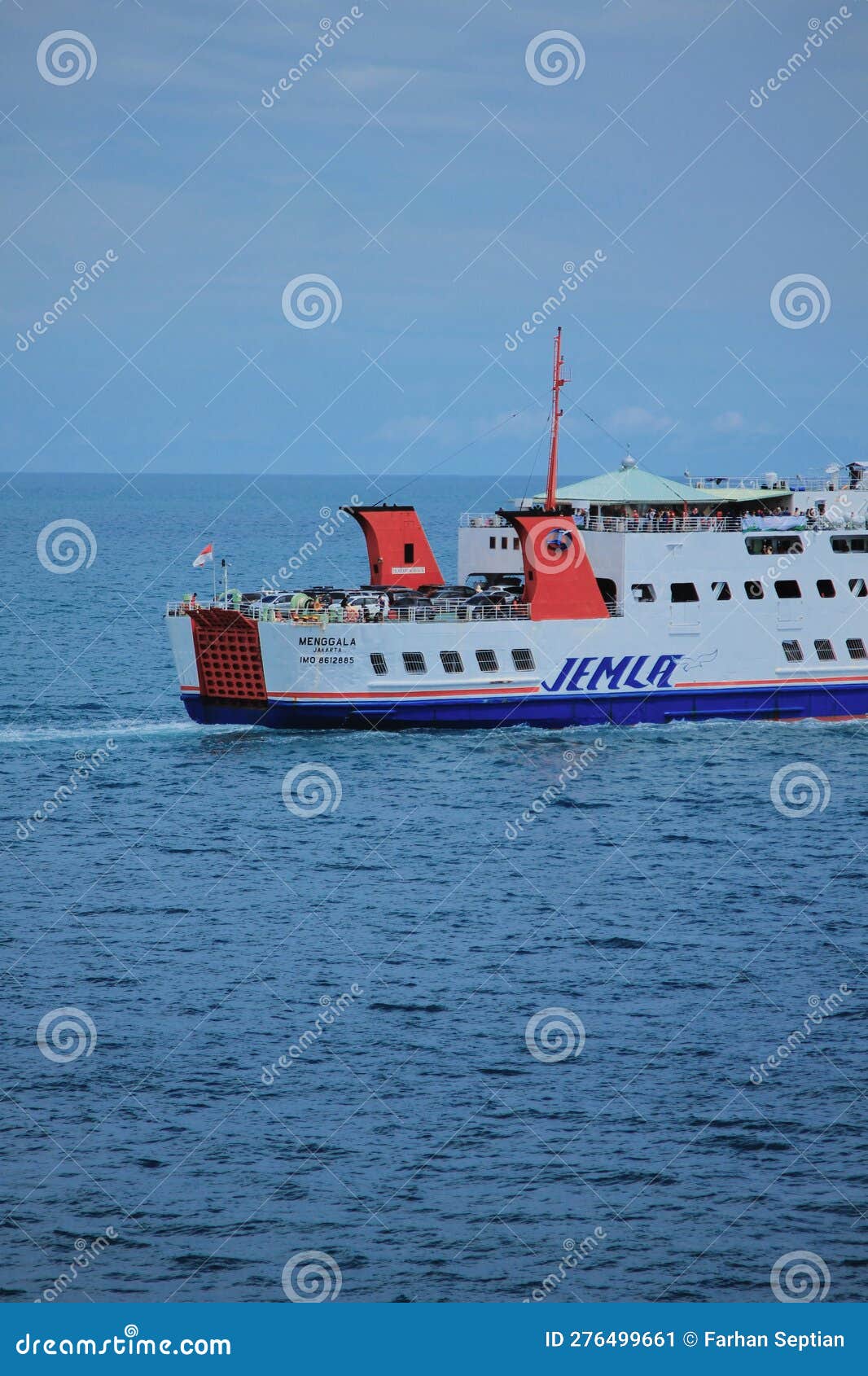Ferry Ship in Indonesian Samudra Selat Sunda Editorial Photo - Image of ...