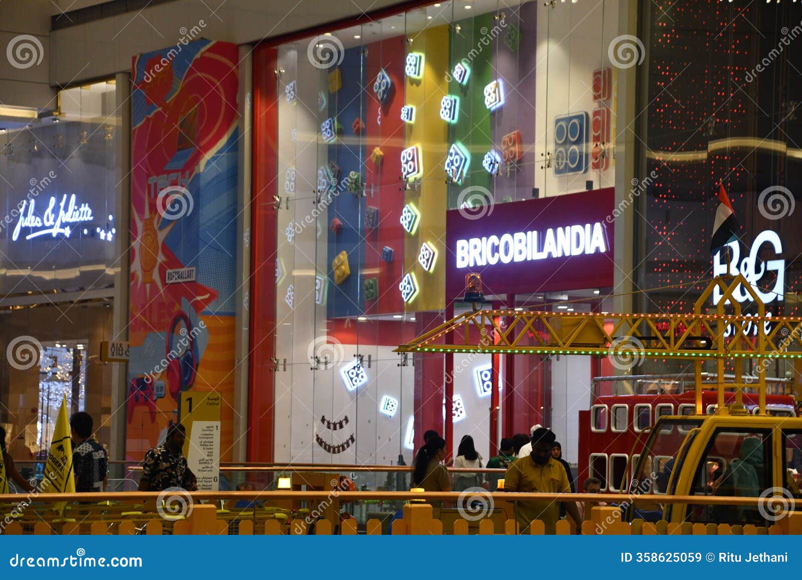 Festival Centre Mall in Dubai, UAE Editorial Stock Image - Image of ...