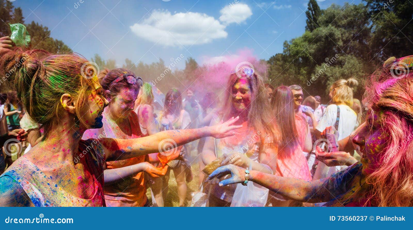 Festival Das Cores ColorFest Fotografia Editorial - Imagem de lifestyle ...