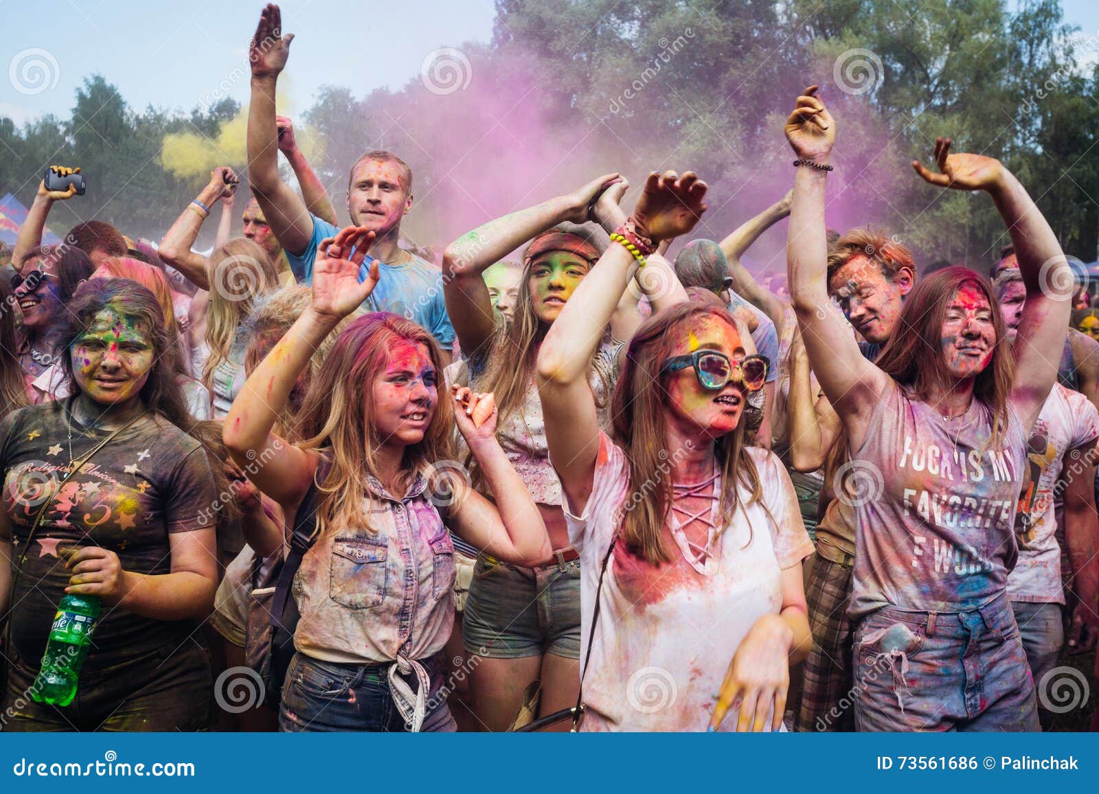 Festival Das Cores ColorFest Foto Editorial - Imagem de poeira, batalha ...