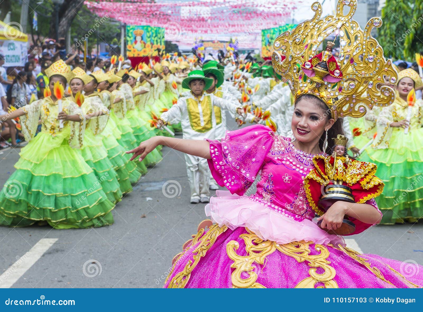 Festival 2018 de Sinulog foto de archivo editorial. Imagen de traje ...