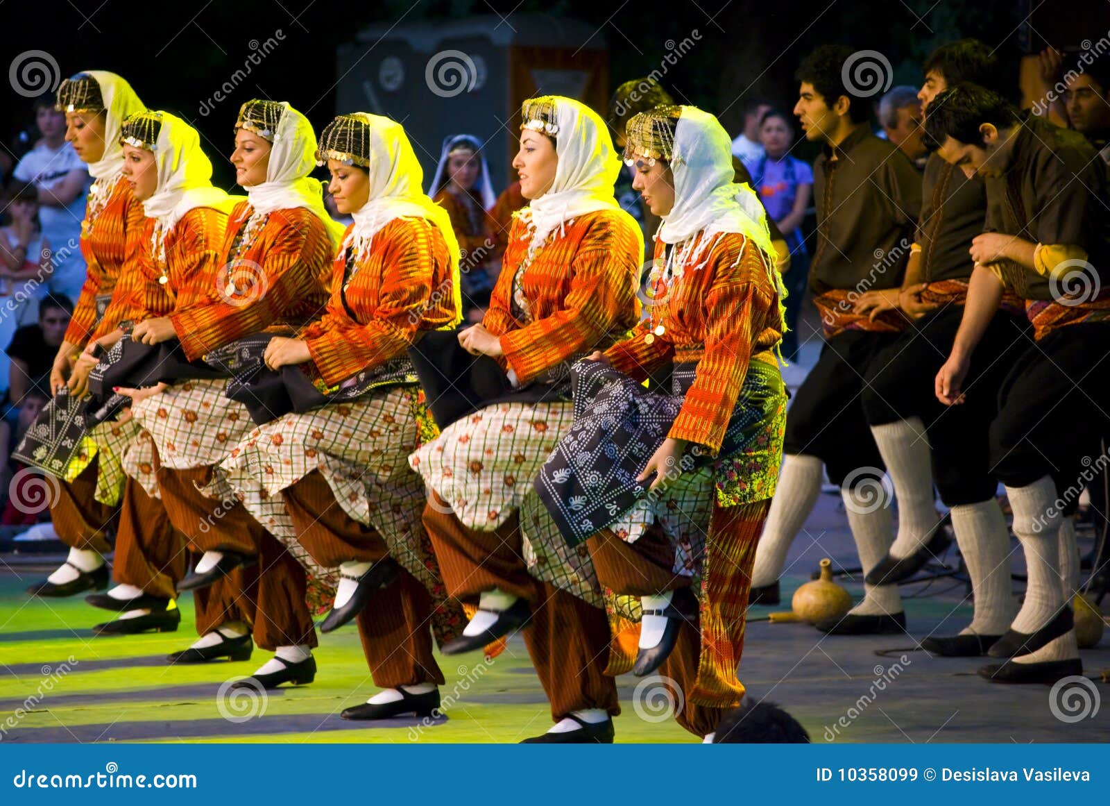 Festival di Folklor immagine stock editoriale. Immagine di ballerino ...