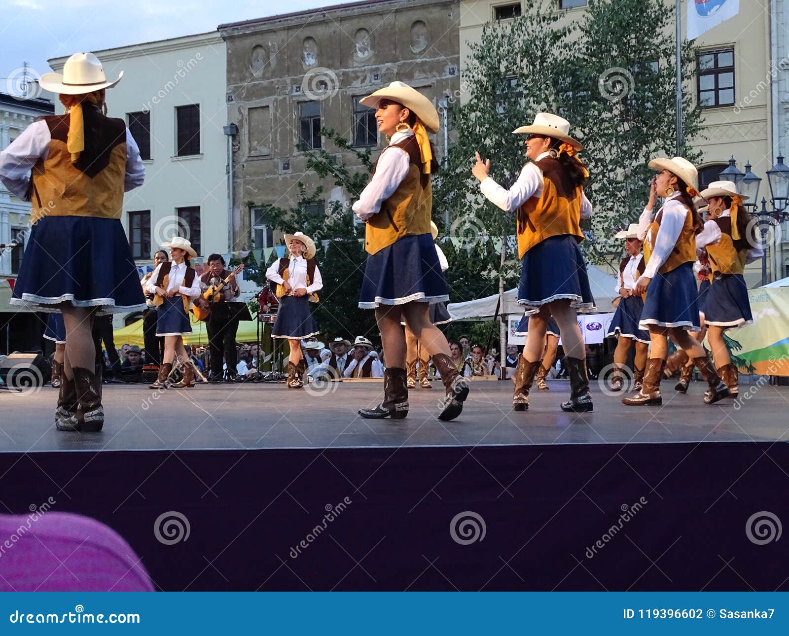 Festival Internacional CIOFF 2018 Do Folclore Fotografia Editorial ...
