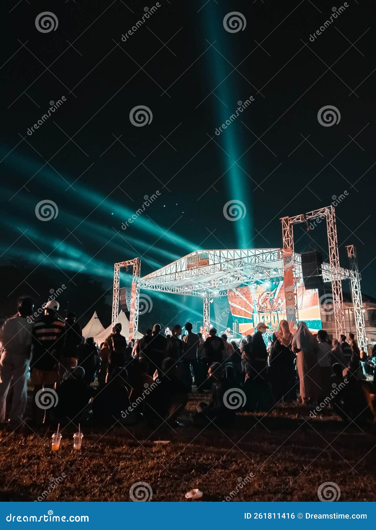 Festivall editorial photo. Image of festivall, night - 261811416